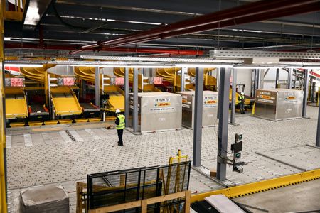 DHL opens Middle East's largest robotic sorting centre in Israel | Datafloq
